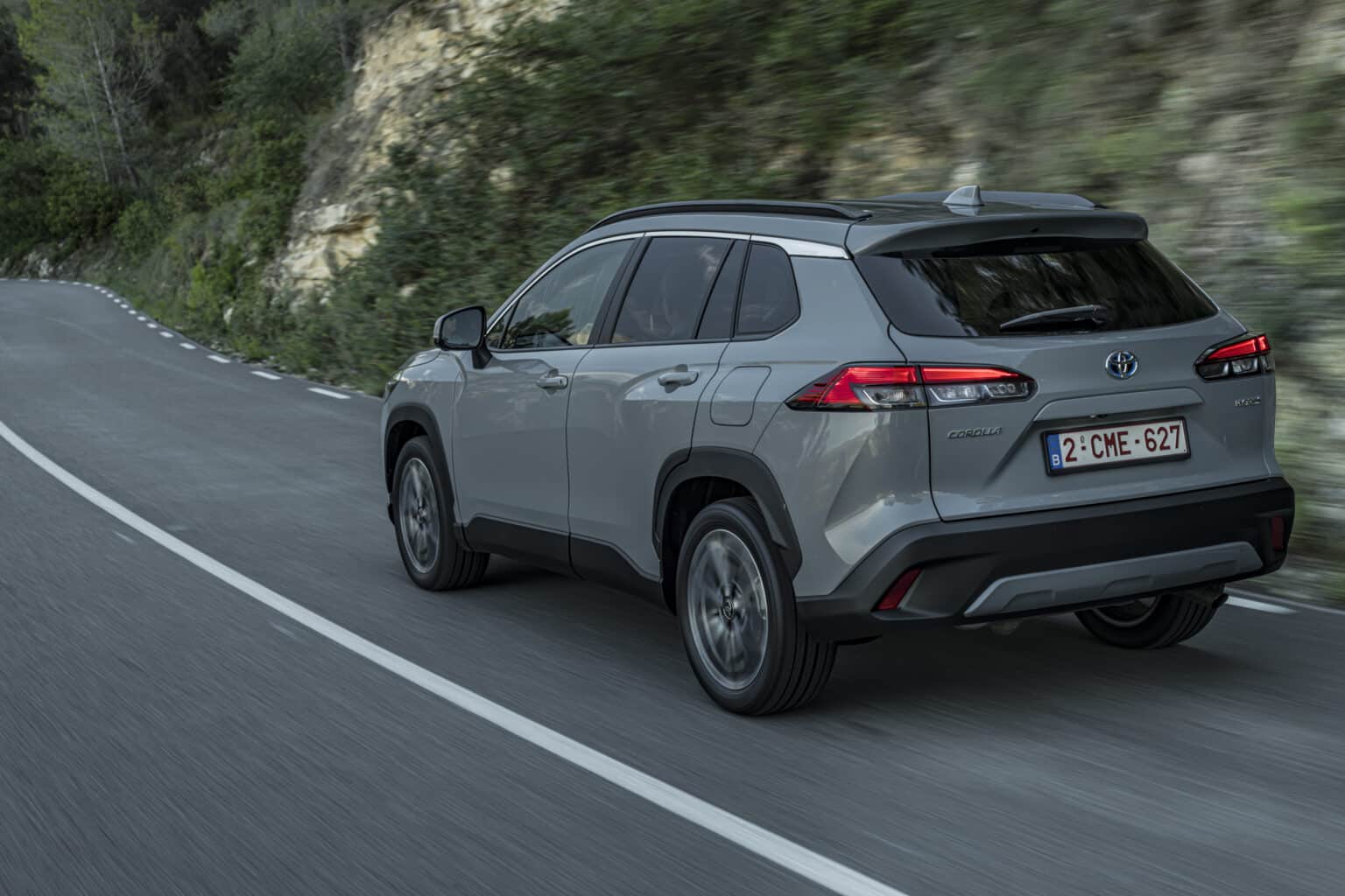 Toyota Corolla Cross 2023: scheda tecnica, allestimenti e listino prezzi